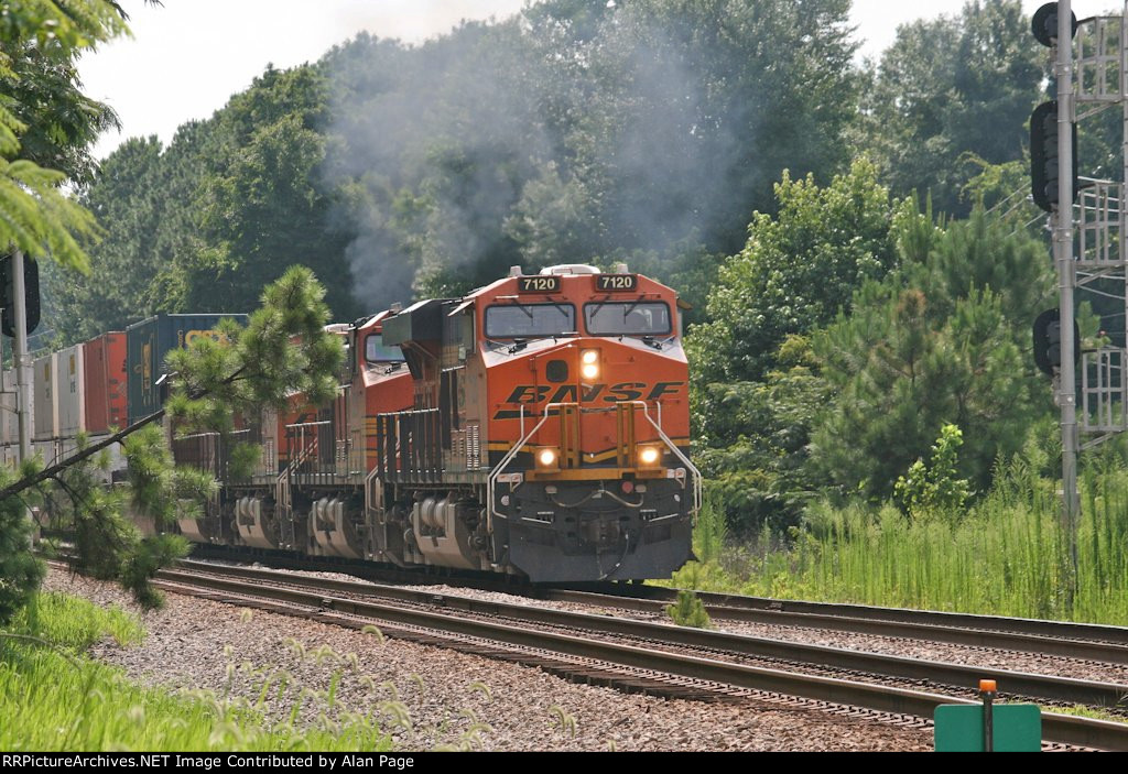 BNSF 7120, 5237, 8104, and 4590 get the green, generate some smoke, and roll out